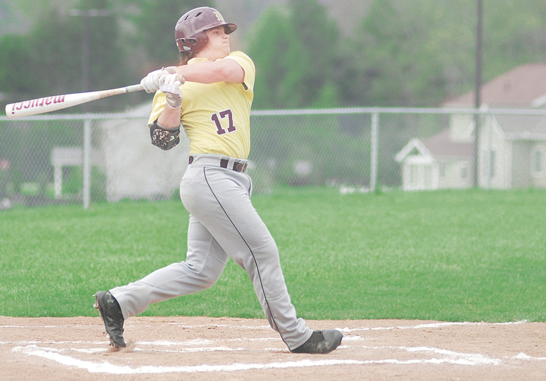 Pair of Yellowjackets honored | News, Sports, Jobs - Marietta Times